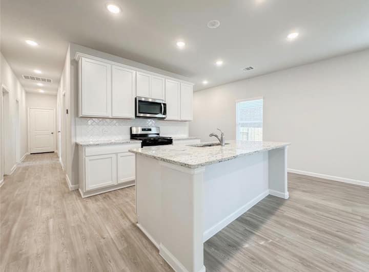 If You Rent For 12 - 6 Or 3 Months $2900 Month. - The Woodlands