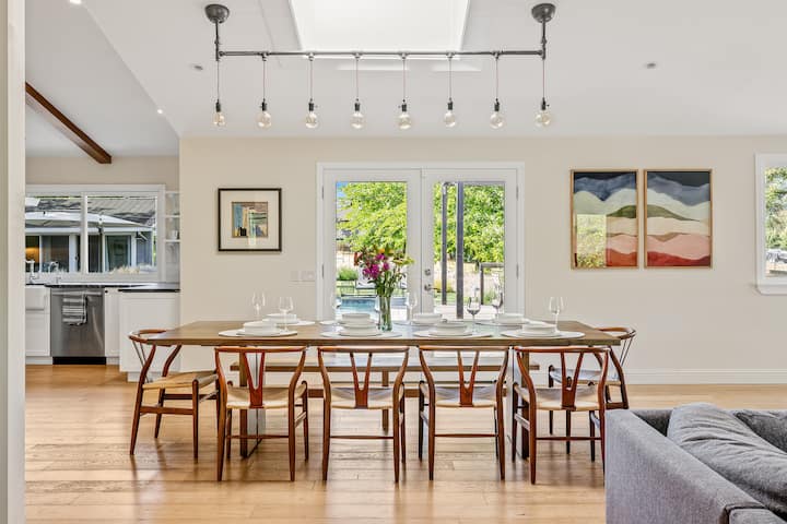 Retreat W/ Hot Tub, Fire Pit, Bocce, & Playground! - Santa Rosa, CA