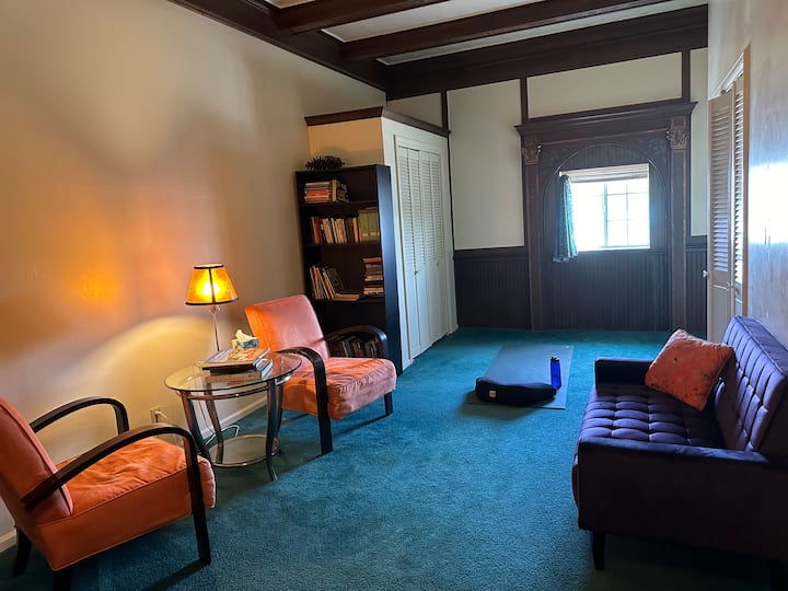 East Studio Apt Historic Dance Hall - McCloud, CA