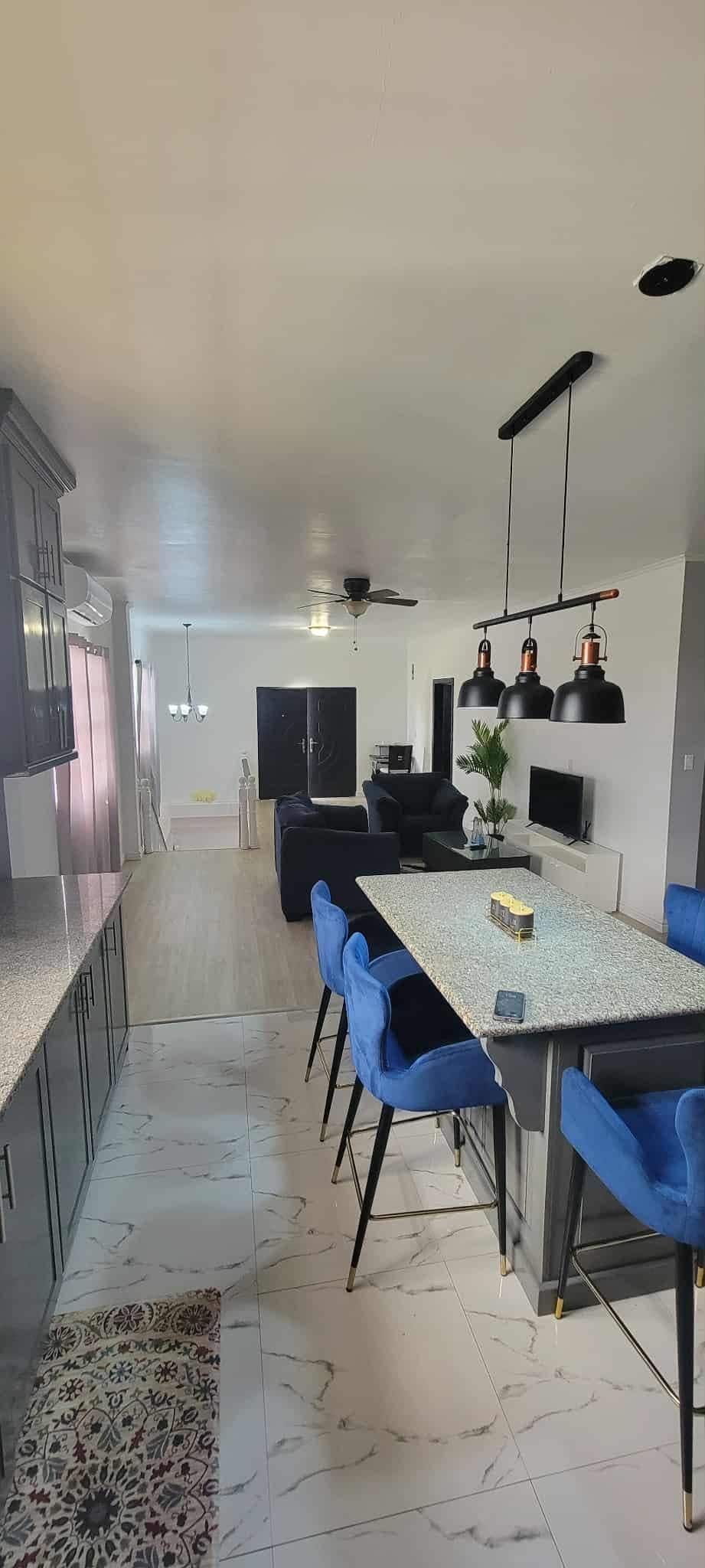 Providence 3 Schlafzimmer 2 Badezimmer Apt mit Komfort und Ruhe ...