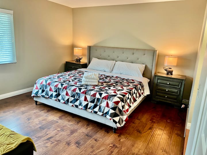 City-lights Vacation Home 4bd/3bath - West Covina, CA