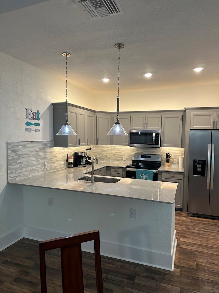 Great House Near Cocoa Beach - Cocoa, FL