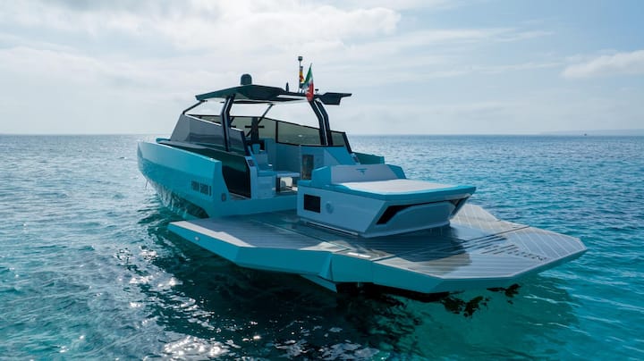 Notte Di Lusso In Mare - Massa