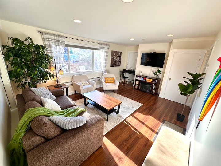 Bright 1 Bed & 1 Bath - Near Viu - Nanaimo