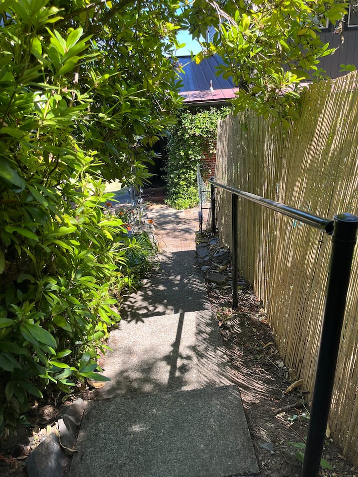 Empty Nesting - Eugene, OR