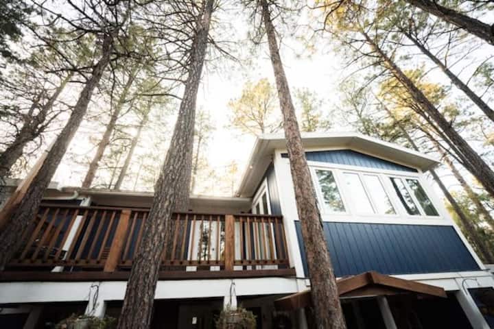 The Blue Bungalow—6 Decks, Cedar Sauna & Full Gym - Pinetop-Lakeside, AZ