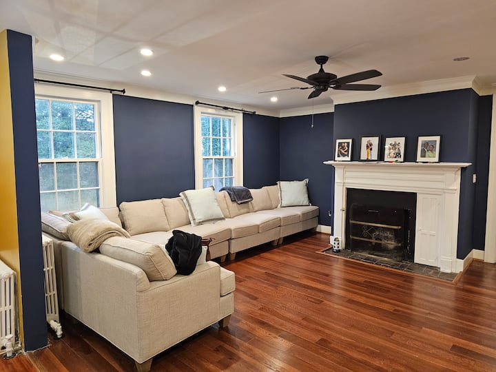 8 Bedrooms Historic Mansion - Largo, MD