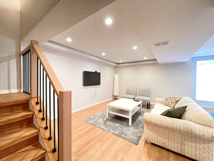 Cozy Private Basement Suite - Vaughan
