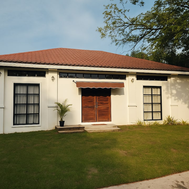 Grand Suite At Mamanorms' Farm - Villasis