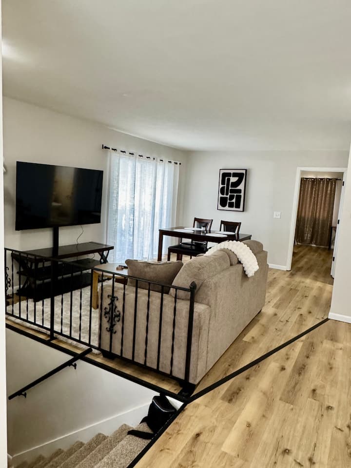 Relaxing Cozy Apartment - Mishawaka, IN