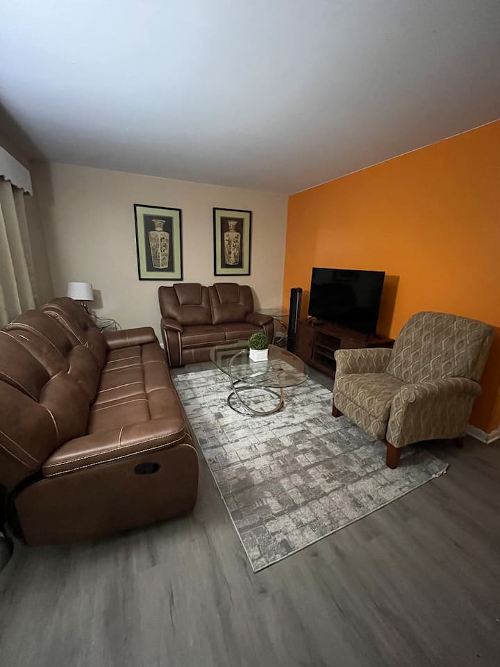Beautiful 2 Bedroom Apartment. - Niagara Falls, NY