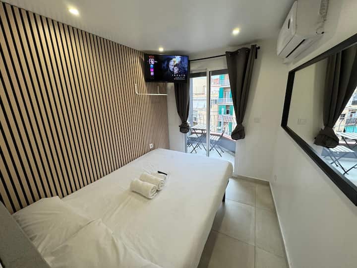 1 Estudio Con Terraza Frente Al Metro Bcn - Sant Joan Despí