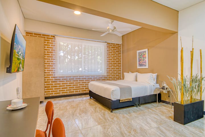 F201 | Estudio Moderno Cerca A Zona Gastronómica - Cali