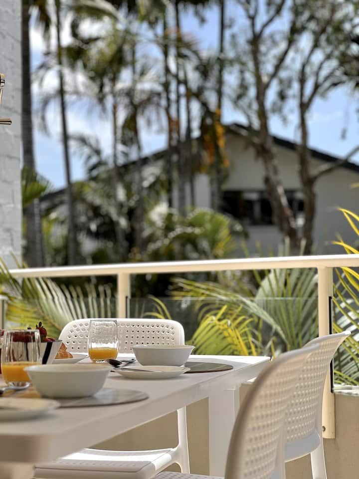 Sunny Riverside Escape - Noosa Heads