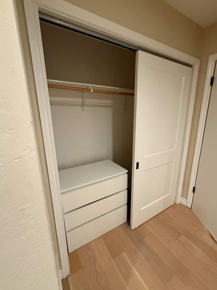 Room W/ Private Bath-n-entrance - Mountain View, CA