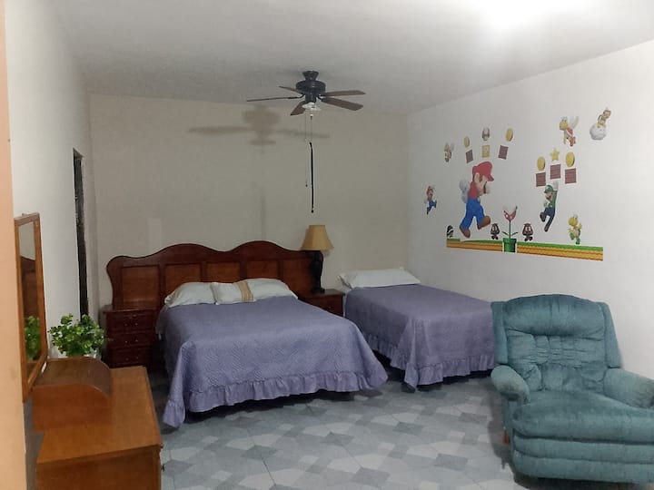 Casa De Dos Pisos Se Renta La Planta Baja Completa - Ciudad Juárez