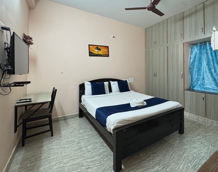 Alexa Homestay Standard Room - Tirupati