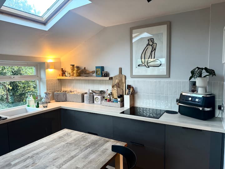 4 Bed Family Home In Wiltshire - Wiltshire
