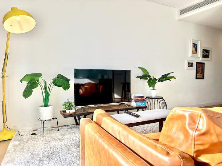 Central Station Apt W/ Balcony | Walk Everywhere - Surry Hills