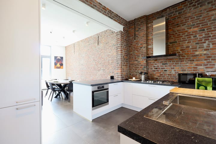 Au Bord De L’eau - Luik