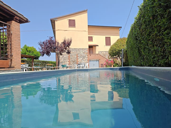 Appartamento Con Piscina - Umbrië
