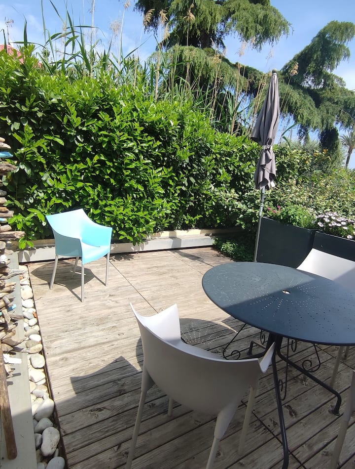 Studio 200m De La Plage + Terrasse -Parking & Clim - Vallauris