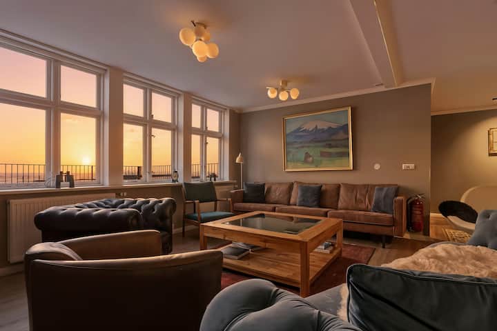 Sjávargata Ocean Front Villa - 2 Joined Apartments - Selfoss