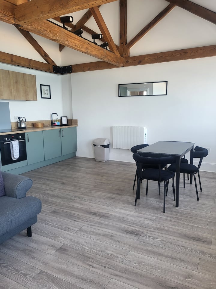 Seaview Charming Apartment - Herne Bay