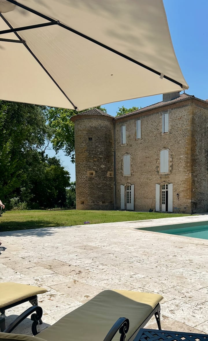 Chambre Rose Au Château De Saint-christol-lez-alès - Alès