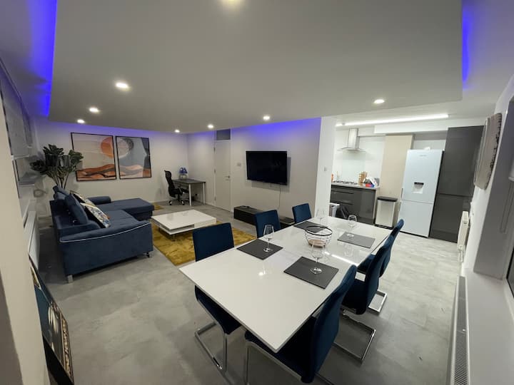 Guildford Town Centre Apartment With 55”tv,netflix - Guildford, UK