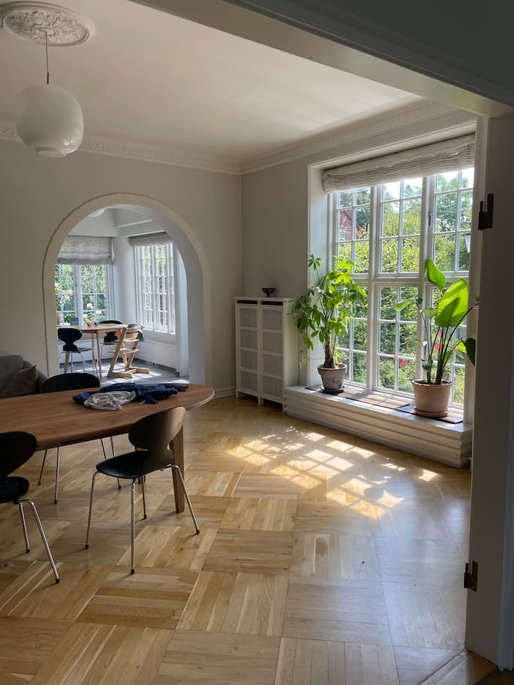 Spacious And Exclusive Home In Odense Center - Odense