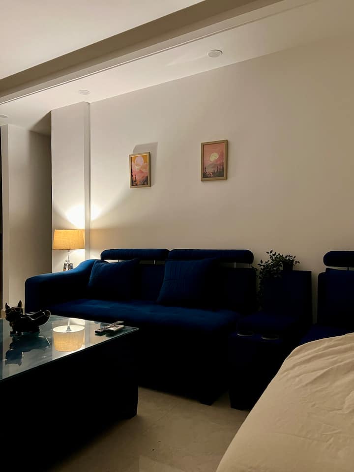 Vasant House 2 Pvt 2br-near Airport | Mall& Fortis - New Delhi Indira Gandhi Airport (DEL)