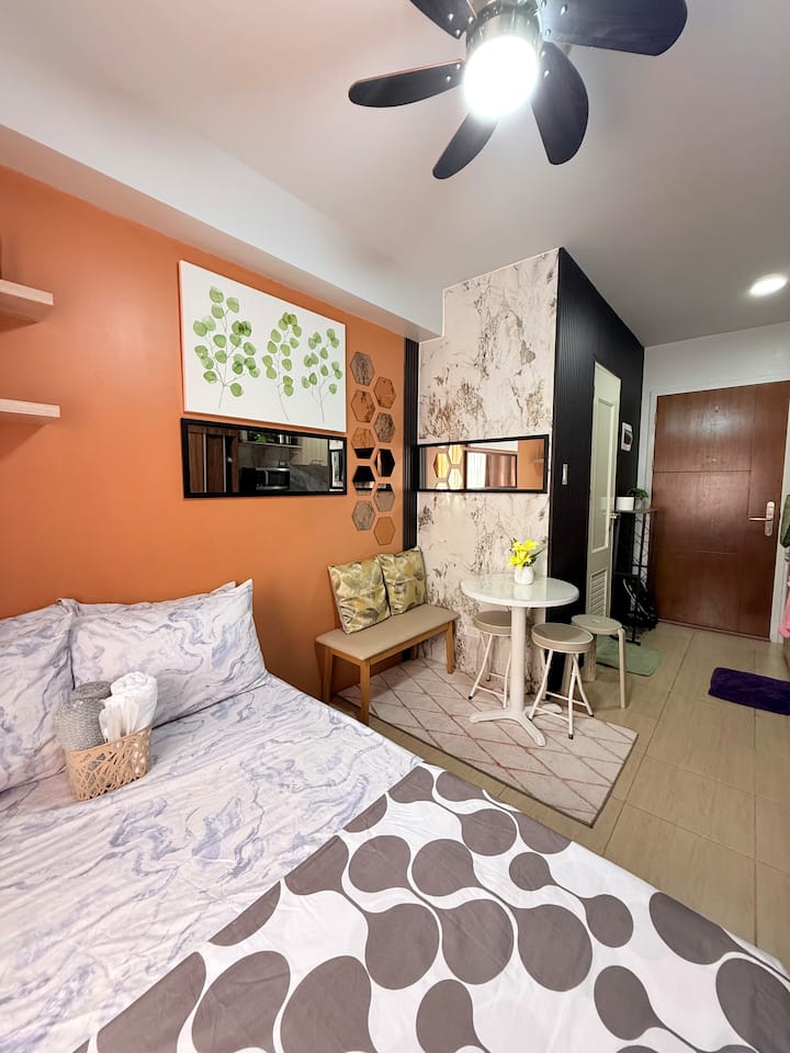 Comfy & Clean Retreat | Prime Filinvest Spot - Muntinlupa