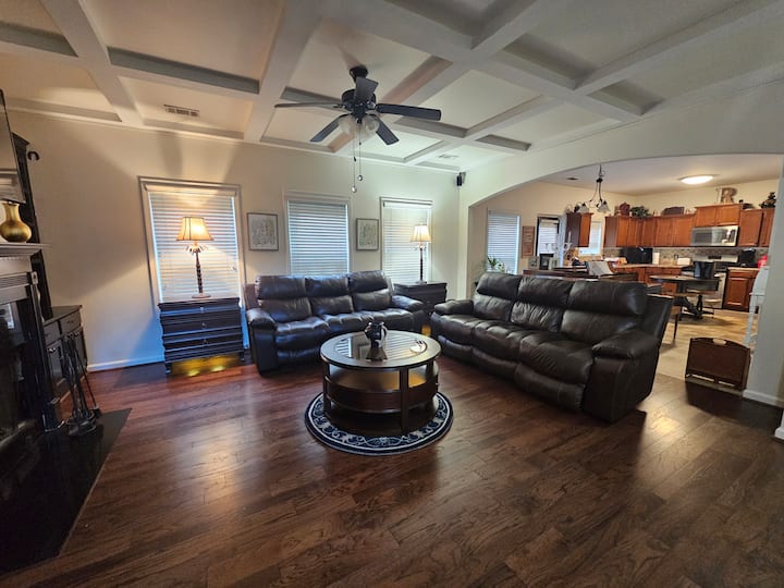 Spacious Stay W/ Xbox & Big Tv - Cartersville, GA