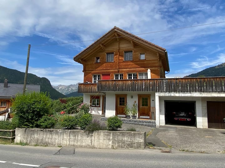 Bed & Breakfast Chalet Sky - Gstaad