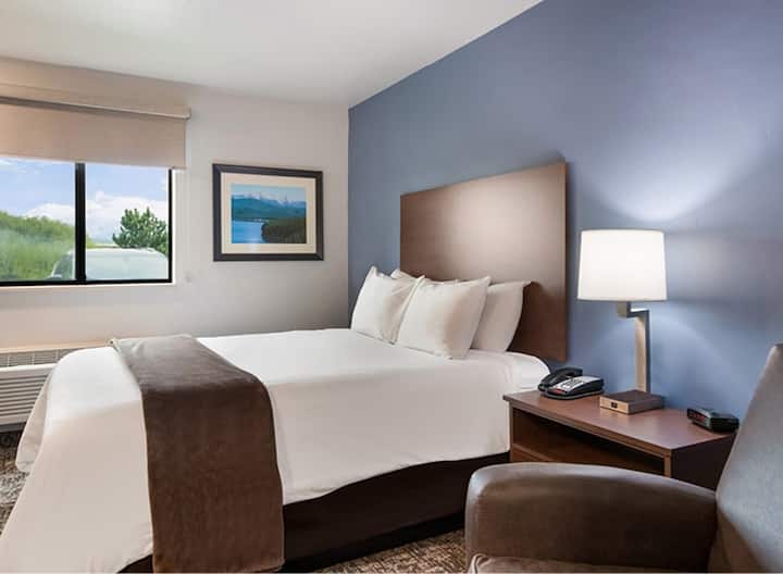 Spacious Room Ideal For Family Adventures Nearby - Bozeman, MT