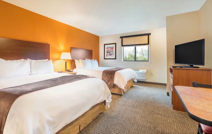 Relaxing Room Near Red River Zoo | Pet-friendly - North Dakota
