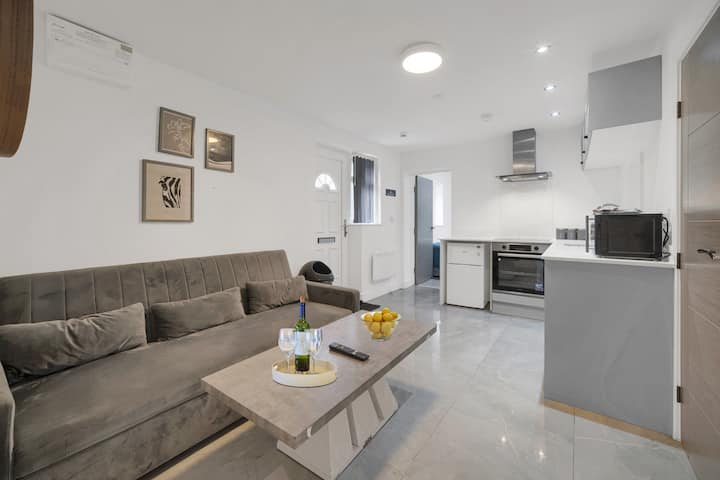 Ground Fl Apartment - Central & Modern - Free Wifi - Cardiff