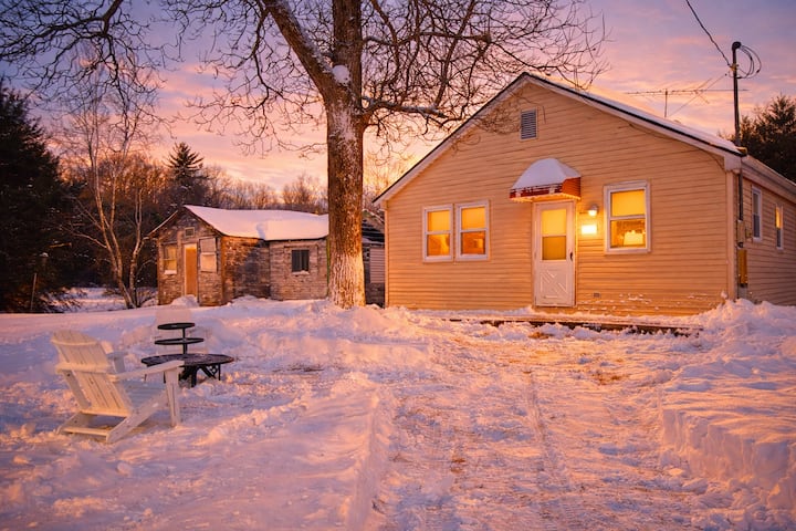 Catskills Cottage W/ Fireplace | Near Skiing - Rock Hill, NY