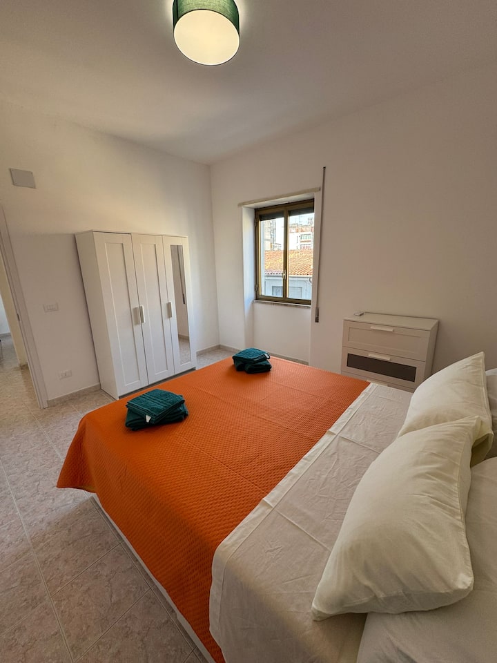 Ampio E Luminoso Appartamento A Catania - Centrale - Catania