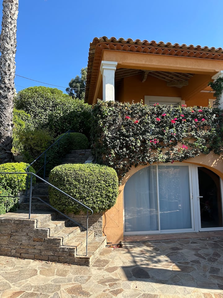 Villa Samba - Vue Mer, Piscine, 5 Mn Plage - Le Lavandou