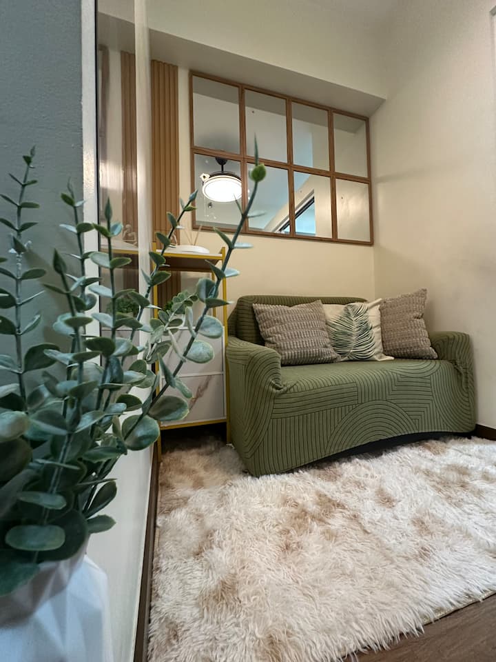 Cozy Pasig Staycation | Balcony + City View - Pasig