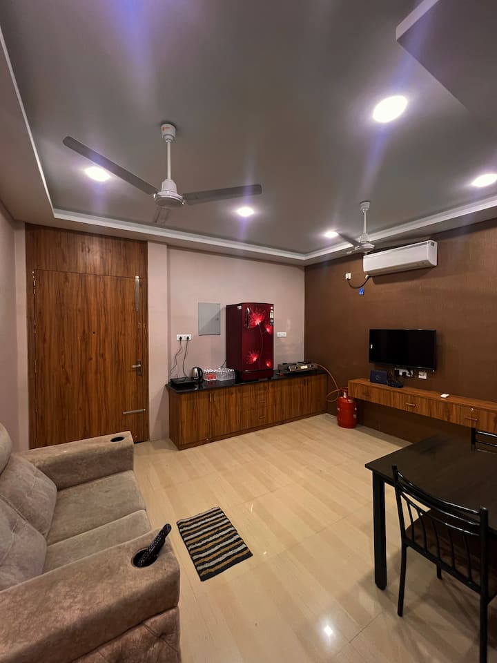 Alma By Mycasa | Modern 2bhk | Boat Club Ttk Road - Chennai