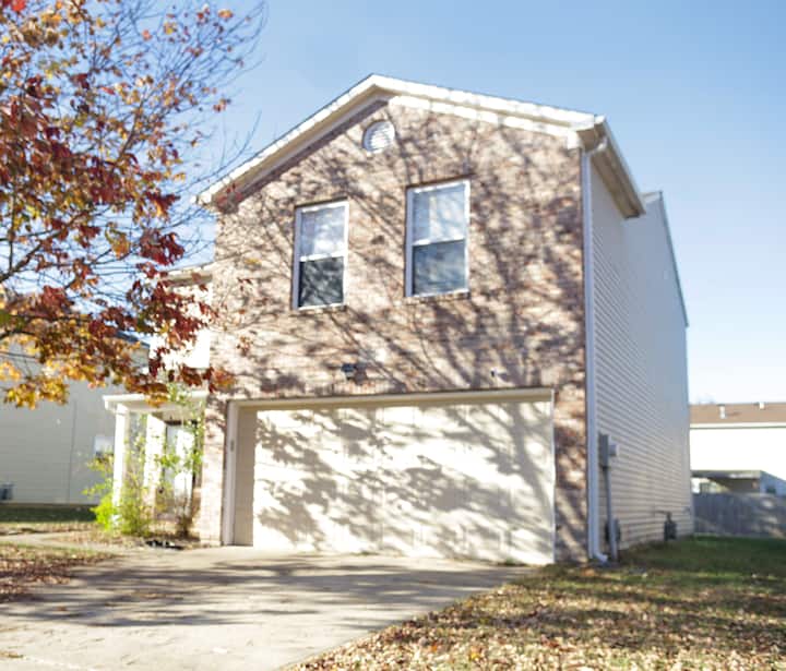 Lrcd | Modern Home Near Downtown & Airport - Avon