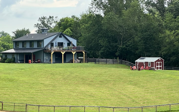 Modern Barndominium In Horse & Wine Country - Marshall, VA