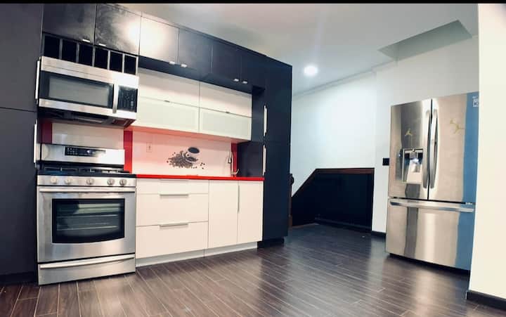 *Private Full Suite-next To Multiple Subway Lines* - Crown Heights, NY