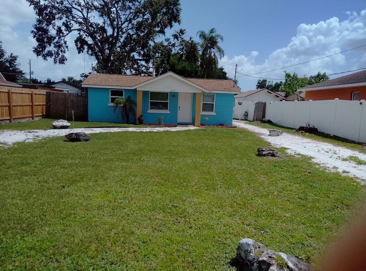 Tampa Small Home - Tampa, FL