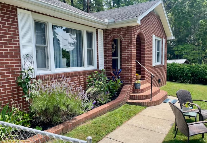 Little Hendo House - Hendersonville, NC