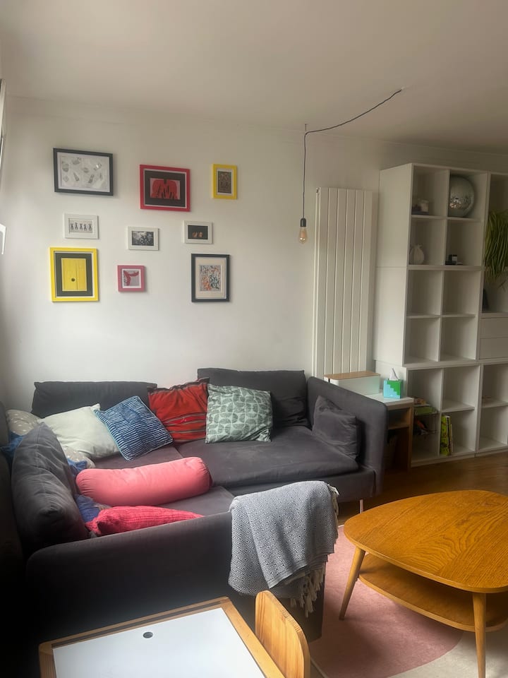 Cosy Family Home - London