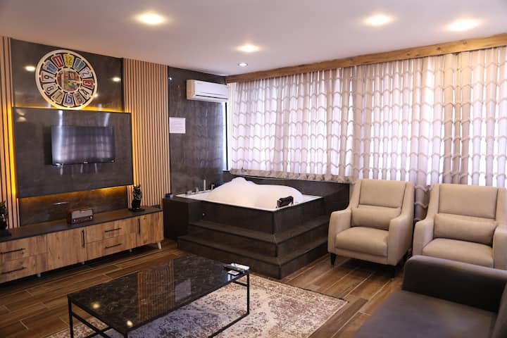 ÜNiversite Caddesi Jakuzili Daireler - Mezitli